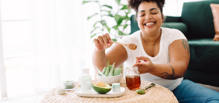 What’s The Buzz About Honey And Eczema? - Dherbs.com - Articles