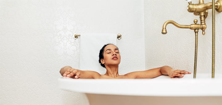 DIY Sore Muscle Soak With Lavender And Epsom Salt - Dherbs.com